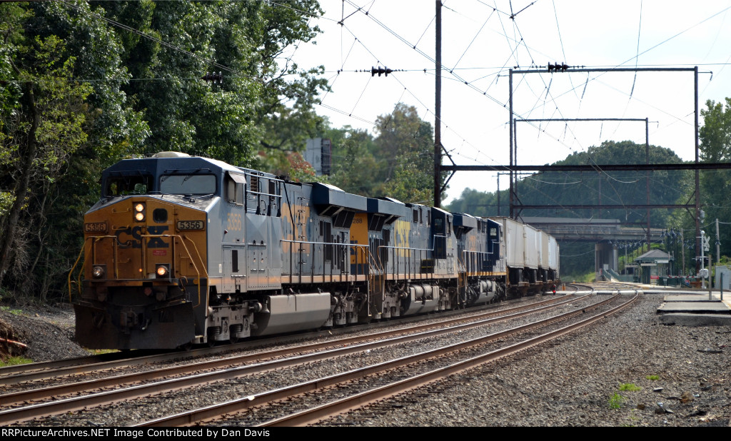 CSX ES40DCs 5356, 5288 and ES44AH 3055 lead Q034-07